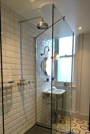 6 Ways to Create a Stunning Shower Room - Tidylife